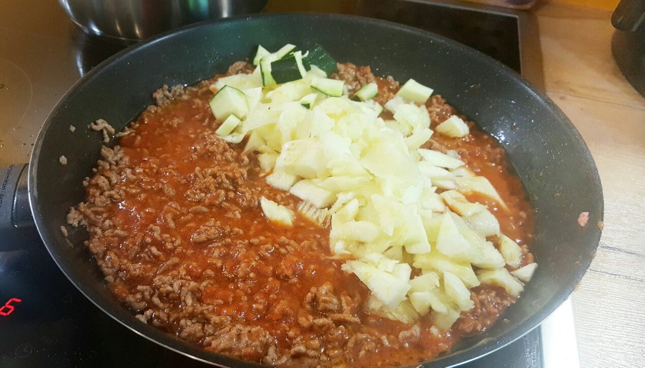 Zucchini-Schiffchen mit Hackfleisch - Mama im Spagat